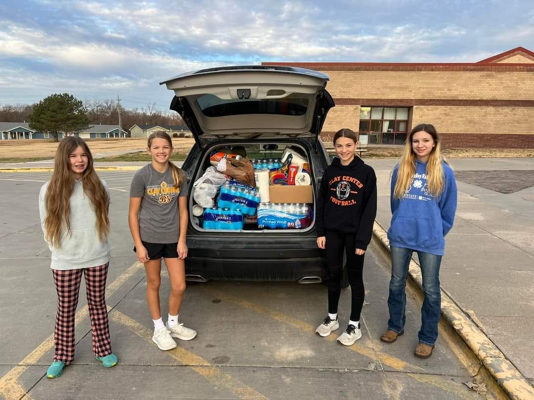 Clay Center Community Middle Schoolers Show Support to CCARE | KCLY Radio