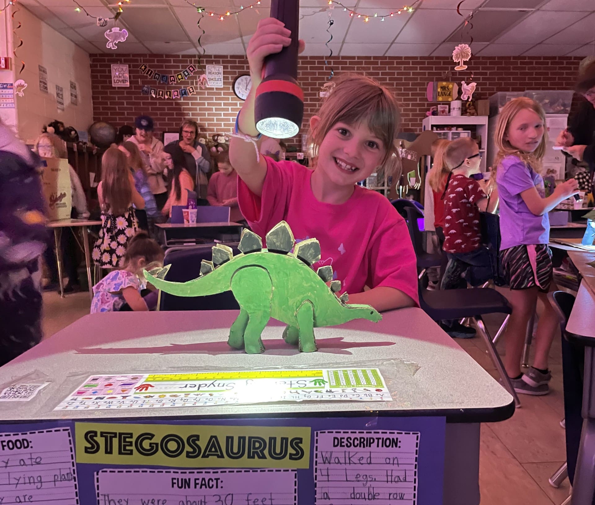 Lincoln Elementary Students Bring Dinosaurs to Life With Classroom ...